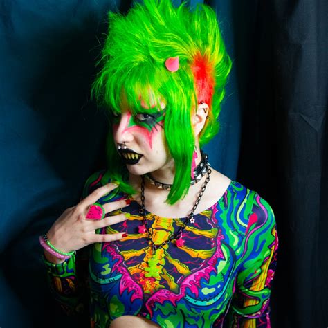 Aesthel Social Manyvids