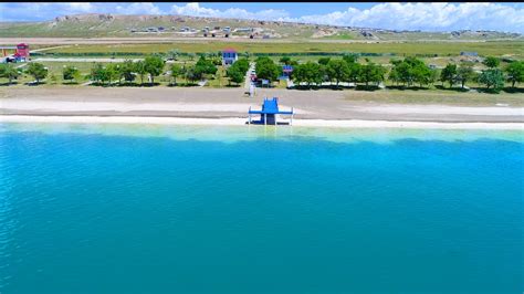 Erciş Aile Plaji Yenilenen Yüzüyle Ziyaretçilerini Bekliyor