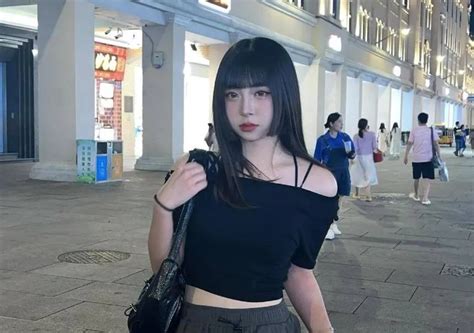 Photo Gallery เน็ตไอดอลสาววัย 17 โดนรถชนดับขณะหัดขี่มอเตอร์ไซค์ โลกออนไลน์วิจารณ์ขับรถโดยไม่มี