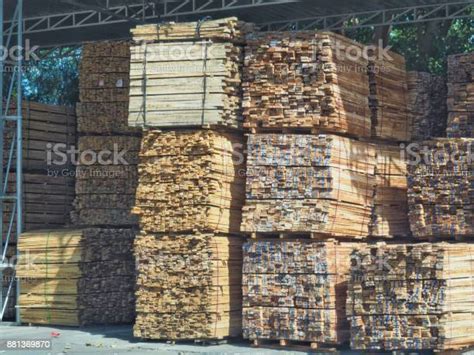 나무 로그 산업 처리 실내 장식 농업 제품 포장 및 수리 작업 목조 가구 인기는 현대적이 고 아름 다운 가구에 대한 스톡 사진 및 기타 이미지 Istock