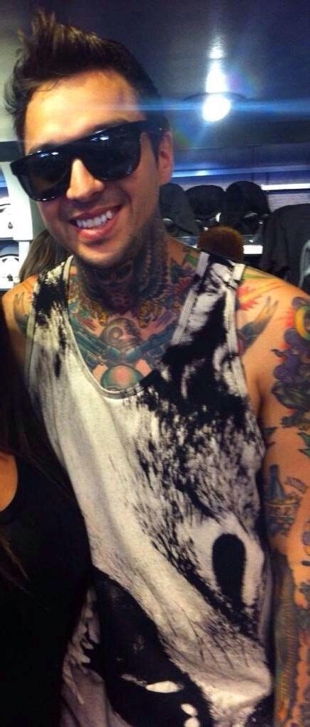 Tony Perry Pierce The Veil Tony Perry Pierce The Veil Vic Fuentes