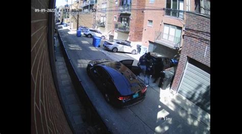 Chicago Police Ordered To Let Suspect Vehicle Get Away After Caught On Camera Gunpoint Robbery