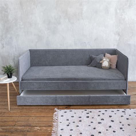 Диван кровать с ламелями 90 фото