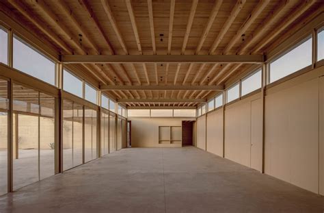 Taller Héctor Barroso uses rammed earth to create Mexican Open venue