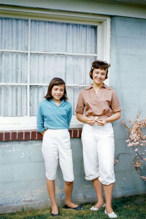 40 Vintage Photos Defined Teenage Girls Styles In The 1950s ~ Vintage