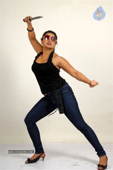 Swathika New Spicy Stills Photo 17 Of 75