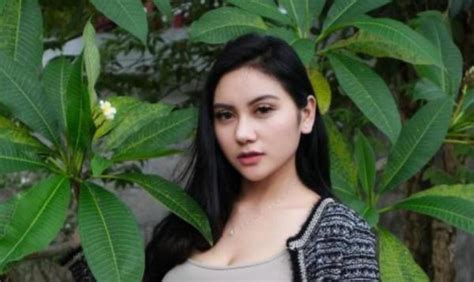 Deretan Potret Hot Selebgram Marsya Ayu Netizen Meresahkan
