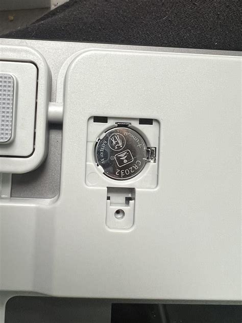 How To Get CR2032 Battery Out R Batteries