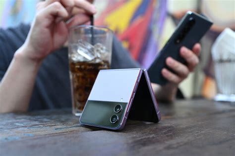 Geek Review Samsung Galaxy Z Flip G Geek Culture