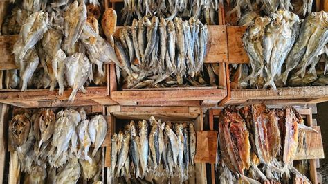 Premium Photo Drying Is A Method Of Food Preservation That Works By Removing Water From The Food