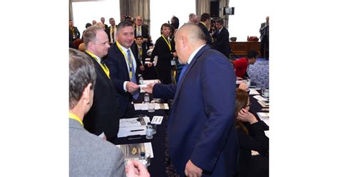 Борисов към Прокопиев Не пращам картички пиша Sms и Обзор