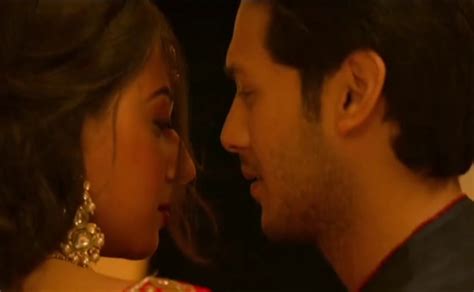 Madhurima Roy Breasts Scene In Karm Yuddh Aznude