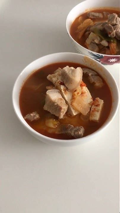 보글보글 김치찌개 고기가득 🍲 Youtube