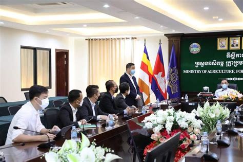 លោករដ្ឋមន្រ្តី វេង សាខុន បានទទួលជួបលោកនាយកក្រុមហ៊ុន ស្មាយល៍ សប ឯ ក និងសហការីដើម្បីសម្តែងការគួរសម