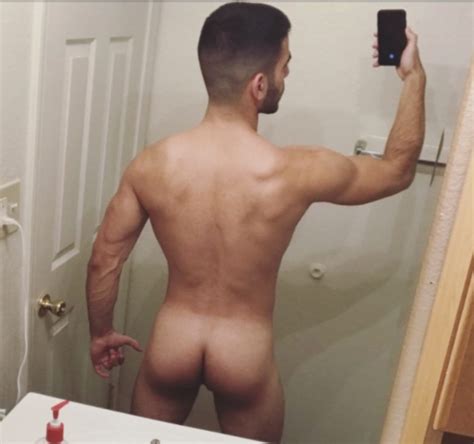 OMG He S Naked YouTube Star MuscleBaked Aka Kevin Baker OMG BLOG