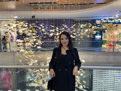 Nomin Эр хүн өөртөө итгэлтэй байж болно оо буруутгахгүй гэхдээ жаахан эмээдэг бай л даа