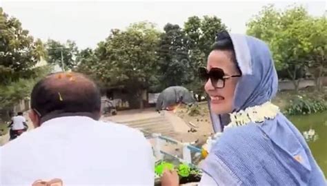 Sex Or Eggs Tmc Leader Mahua Moitras Source Of Energy Viral Video Creates Social Media