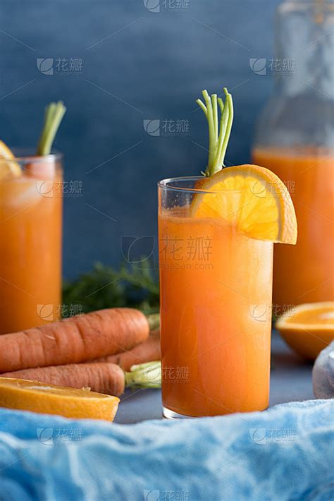 橙汁和胡萝卜汁