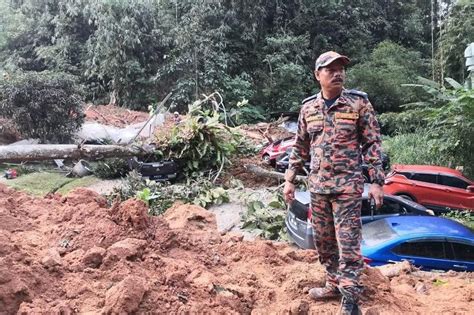 Landslide Off Genting Death Toll Rises To 21 Search Continues For