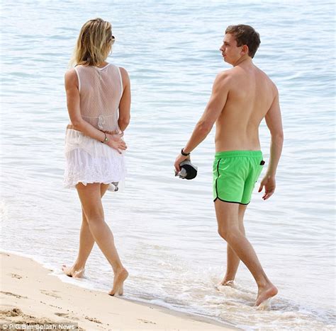 Gary Linekers Lookalike Son George Shows Off His Impressive Physique