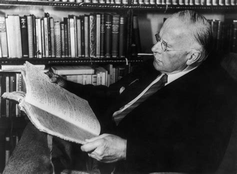 The Difference Between Extraversion And Extroversion Scientific American