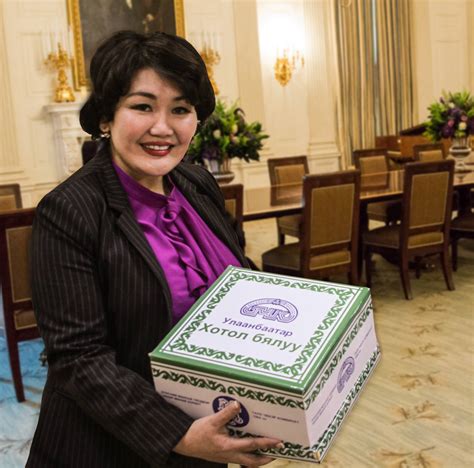 Талх Чихэр ХК Монголчууд бидний үйлдвэрлэсэн анхны бялуу