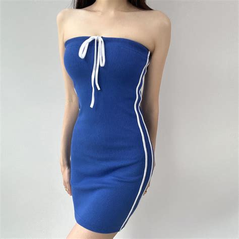 나인포시즌 포카리 여름 흠뻑쇼 워터밤 옷 코디 드레스코드 홀터넥 두줄 배색 파란색 오프숄더 튜브탑 탱크탑 나시 슬림 미니 원피스 파티룩 페스티벌룩 워터밤옷