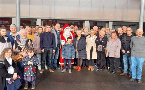 Yffiniac Au Haut Finia On Cultive La Convivialité Et Le Père Noël Est
