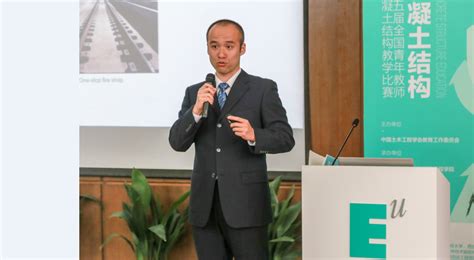 李威教授威威葳大山谷图库