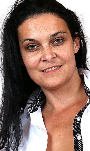 Samira Model Profile