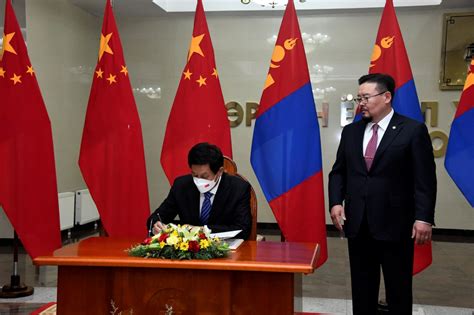 БНХАУ ын Бүх Хятадын Ардын Төлөөлөгчдийн Их Хурлын Байнгын хорооны даргын айлчлал эхэллээ