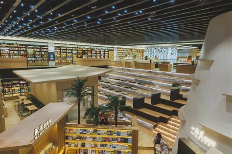 书店之美在于拥有 灵魂” 2020中国书店年度致敬之 年度最美书店” 中国书刊发行业协会