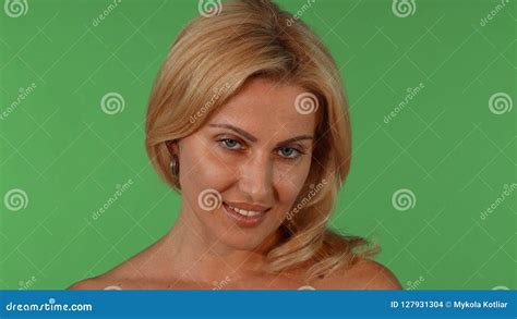 Donna Dai Capelli Bionda Matura Sexy Splendida Che Sorride Seducente