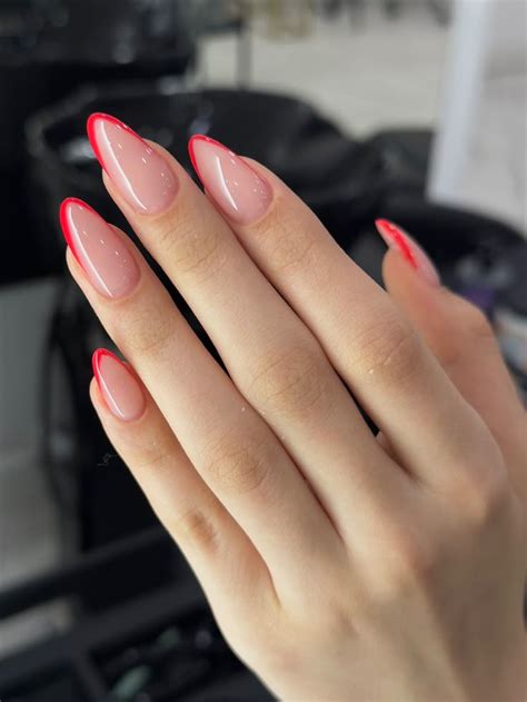 Красный френч ️ Волосы и ногти Форма ногтей Стильные ногти