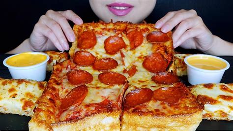 Deep Dish Pepperoni Pizza Little Caesars At George Hodge Blog