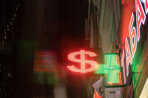 Новые курсы доллара и евро к рублю на сегодня 30 апреля 2025— Frank Media