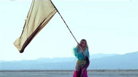 Lirik Lagu Dan Terjemahan Fancy Like Kesha Feat Walker Hayes She Is