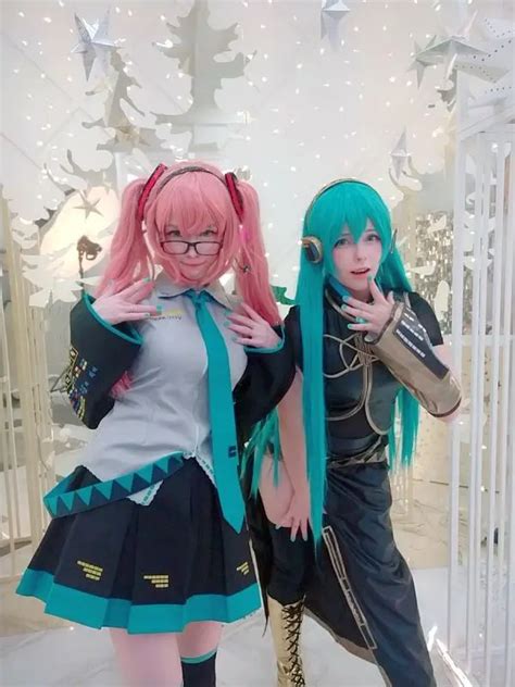 Hatsune Luka And Megurine Miku Scrolller