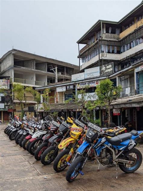 Sm Moto විසිරි ගියපු සෙට් එක සෙට් උන දවසට😍 M A W A N A