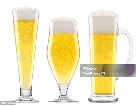 흰색에 고립 된 거품 거품과 다른 머그잔에 신선한 맥주 세트 독일 문화에 대한 스톡 사진 및 기타 이미지 독일 문화 컷아웃 맥주 Istock