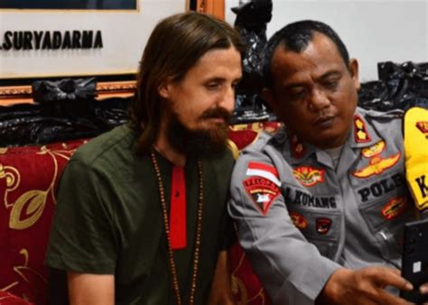 Garam Hitam Dari Pelepah Nipah Produk Eksklusif Yang Mencerminkan Kekayaan Alam Dan Kearifan