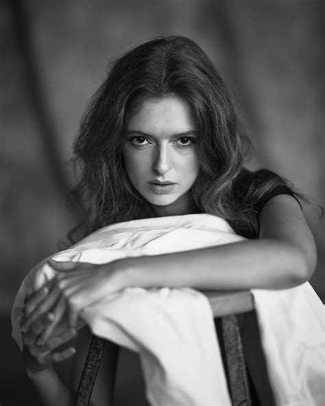 Paulien Paulien B Hair And Make Up Meikevanessamakeup Bnwwoman Portrait Portraits