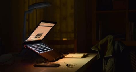How To Build A Startup Without Quitting Your Day Job Build A Side Project Build An Empire