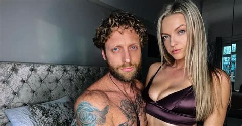 Onlyfans Couple Making £21000 A Month After Cancer Battle Say It Makes