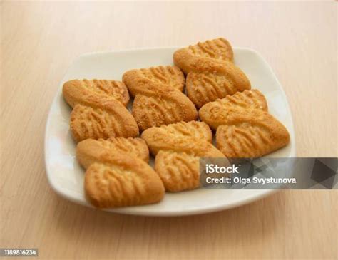 접시에 쿠키 또는 쇼트 케이크 비스킷 더미의 사진 국가 쿠키의 날 배경 0명에 대한 스톡 사진 및 기타 이미지 0명 감자