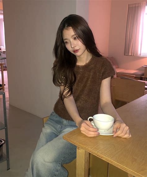 니어웨어 단독 봄니트 언유즈얼리 리지 헤어리 반팔 니트 color
