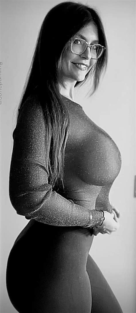 Zart Side View Black And White Male43can