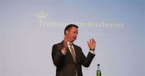 Regeringsrokade Thomas Danielsen Beholder Minister Taburetten