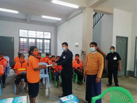 စမ်းချောင်းမြို့နယ် စည်ပင်သာယာရေးဝန်ထမ်းများသို့ နှာခေါင်းစည်း Mask များလှူဒါန်း Information