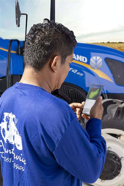 New Holland Tt And Tt4 Tractors Lead In Smart Farming With Myplm Connect Et Auto Happy With Car